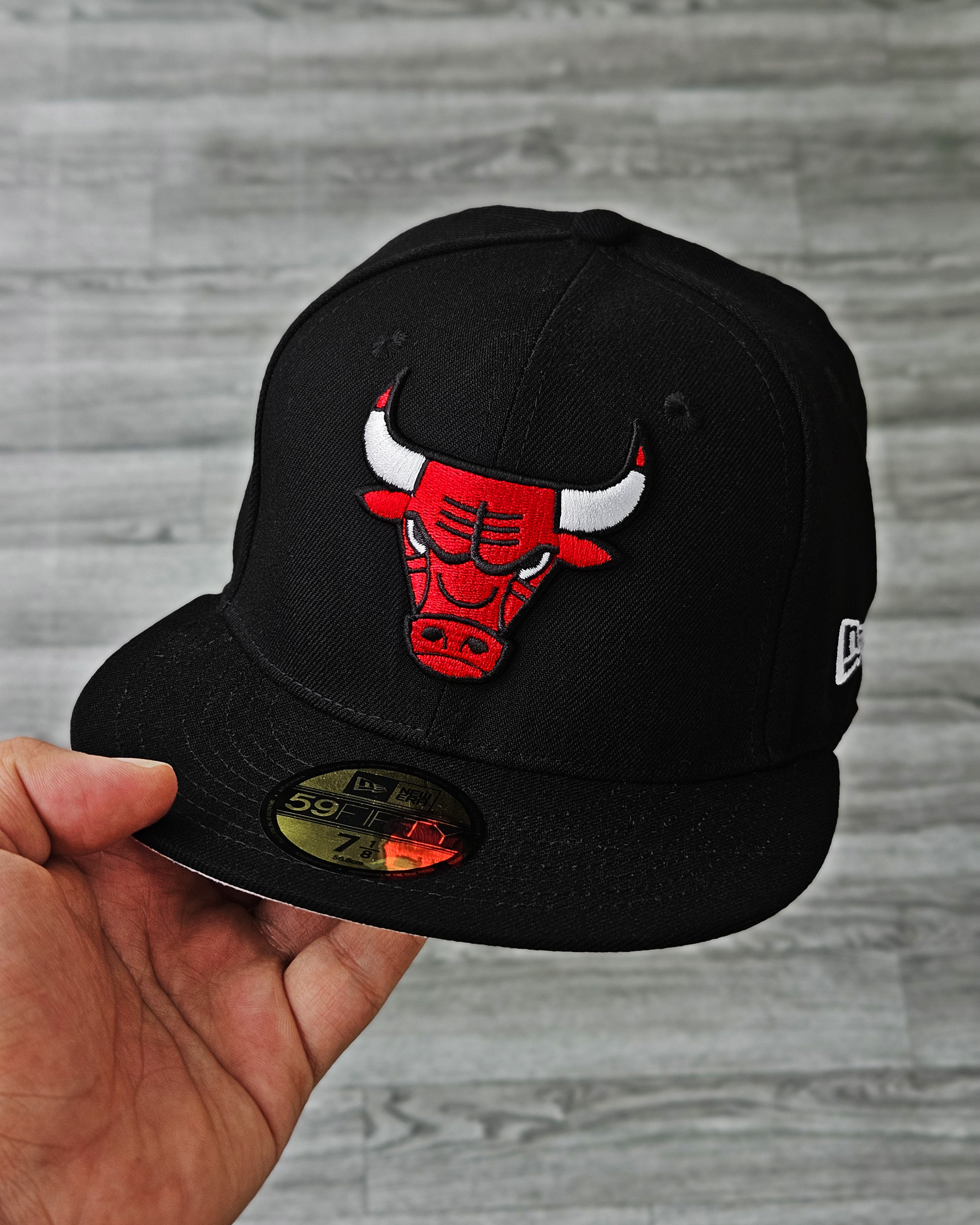 Gorra Cerrada CHICAGO BULLS NEGRO CLASICA – CloseCaption Store